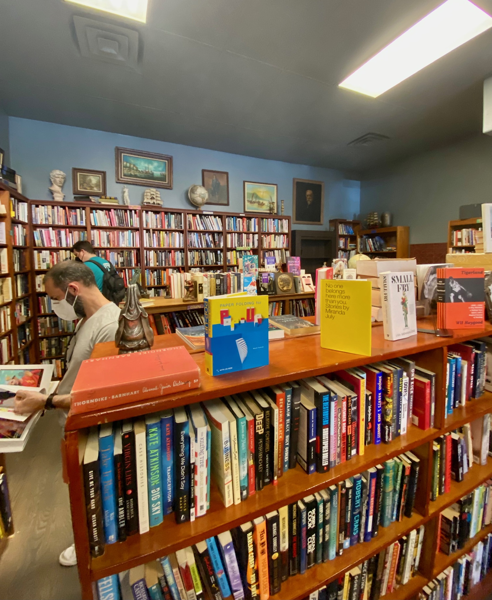 Unique Indie Bookstores in Chicago - The Chicago Good Life