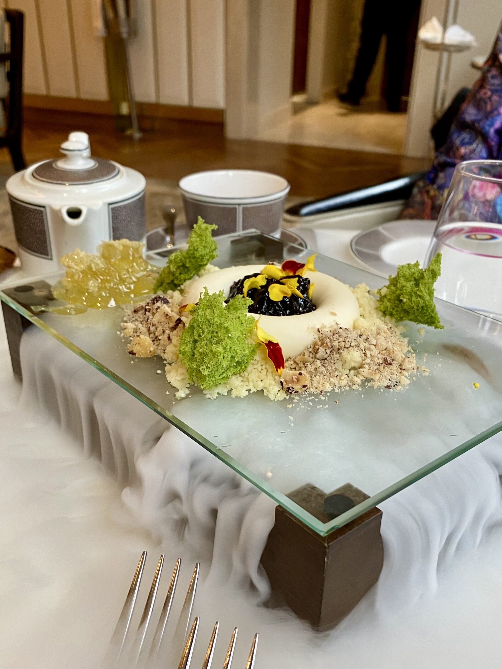 Mother’s Day Guide to Chicago’s Best Afternoon Teas - The Chicago Good Life